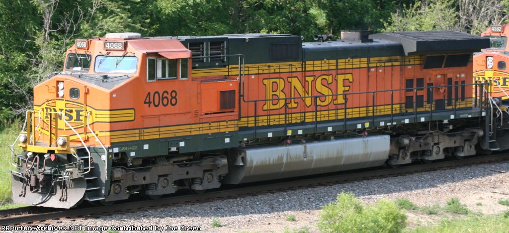 BNSF 4068